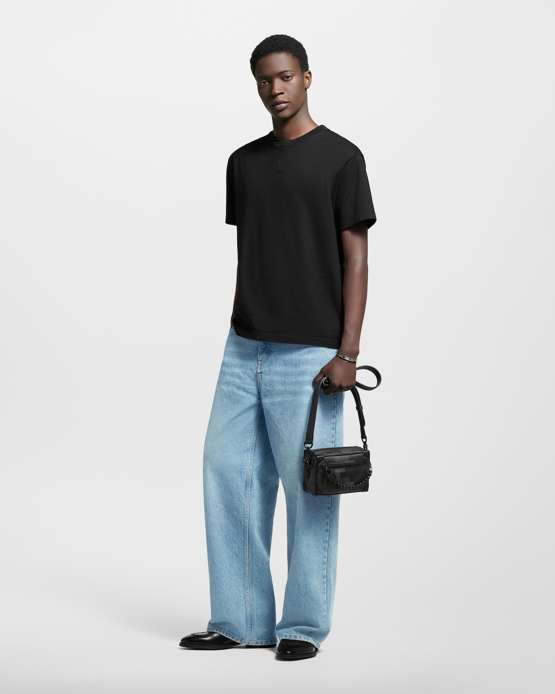 Embossed LV T-Shirt - Ready-to-Wear | LOUIS VUITTON
