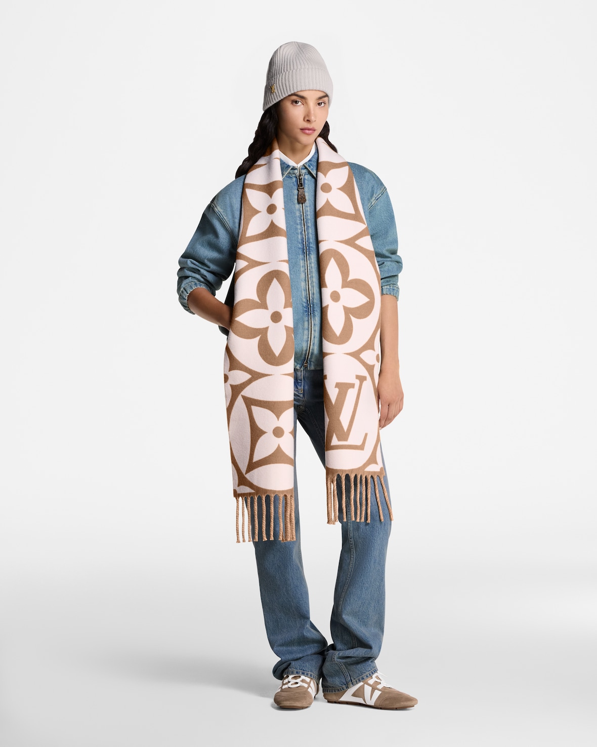 LV Medallion Scarf - M92857 | Louis Vuitton