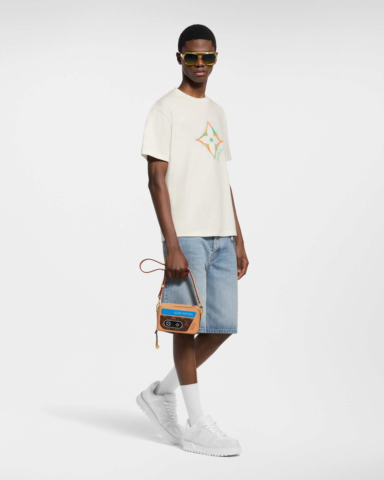 Monogram Flower 3D Gradient Print T-Shirt - Ready-to-Wear | LOUIS VUITTON